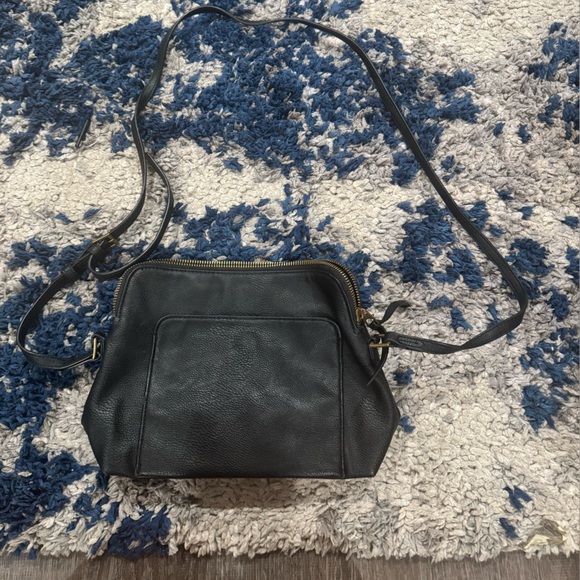 Universal Thread | Bags | Universal Thread Black Crossbody Bag | Poshmark